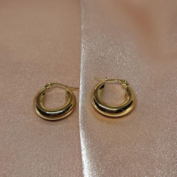 boutiq | Jewelry | Small Gold Clasp Hoops | Poshmark